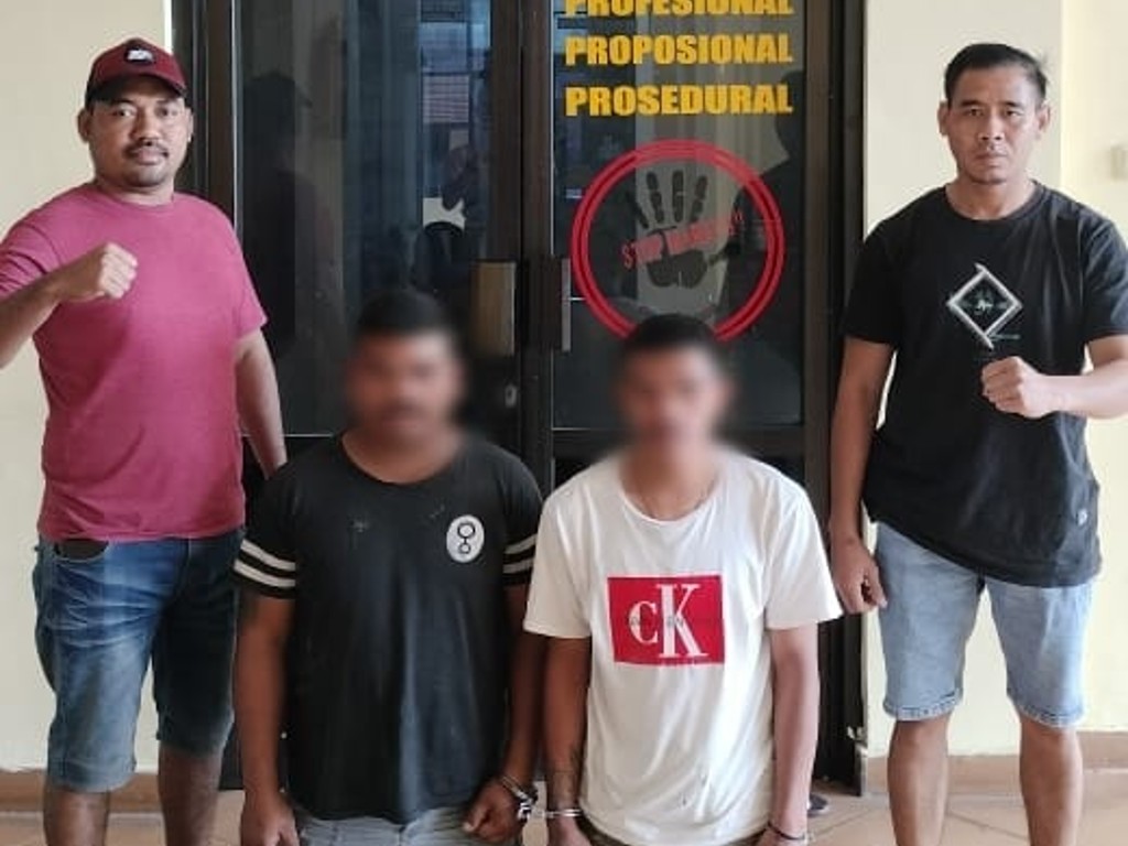 Jatanras Polres Manggarai Tangkap Maling Pintu Aluminium di Pasar ... Jatanras Polres Manggarai Tangkap Maling Pintu Aluminium di Pasar ...
